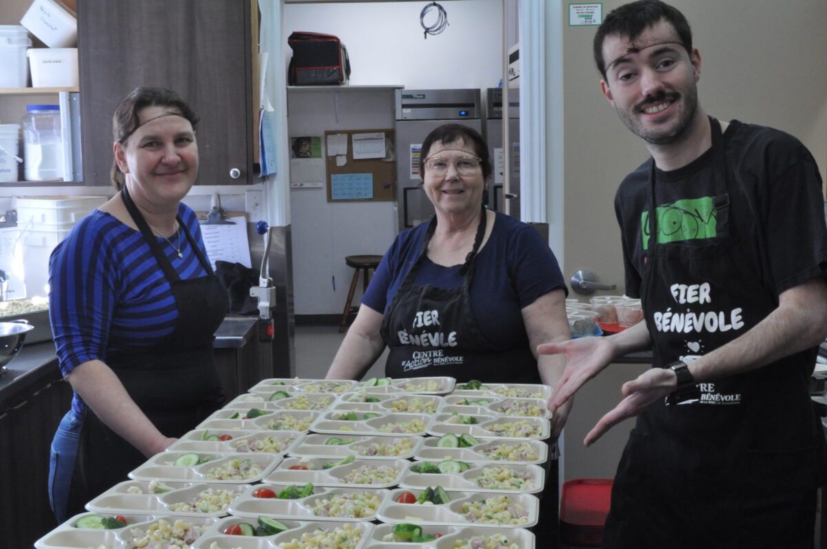 LA POPOTE ROULANTE TOUJOURS AUSSI POPULAIRE DANS LA MRC DE COATICOOK ...